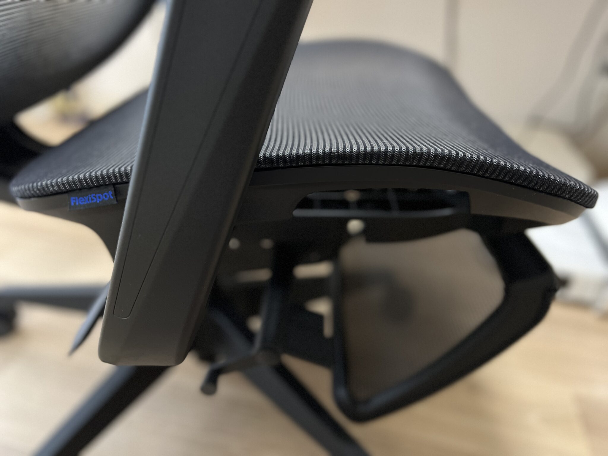 FlexiSpot C7 Pro | 長時間座っても疲れない？ユーザーの本音レビュー | よこぽよブログ